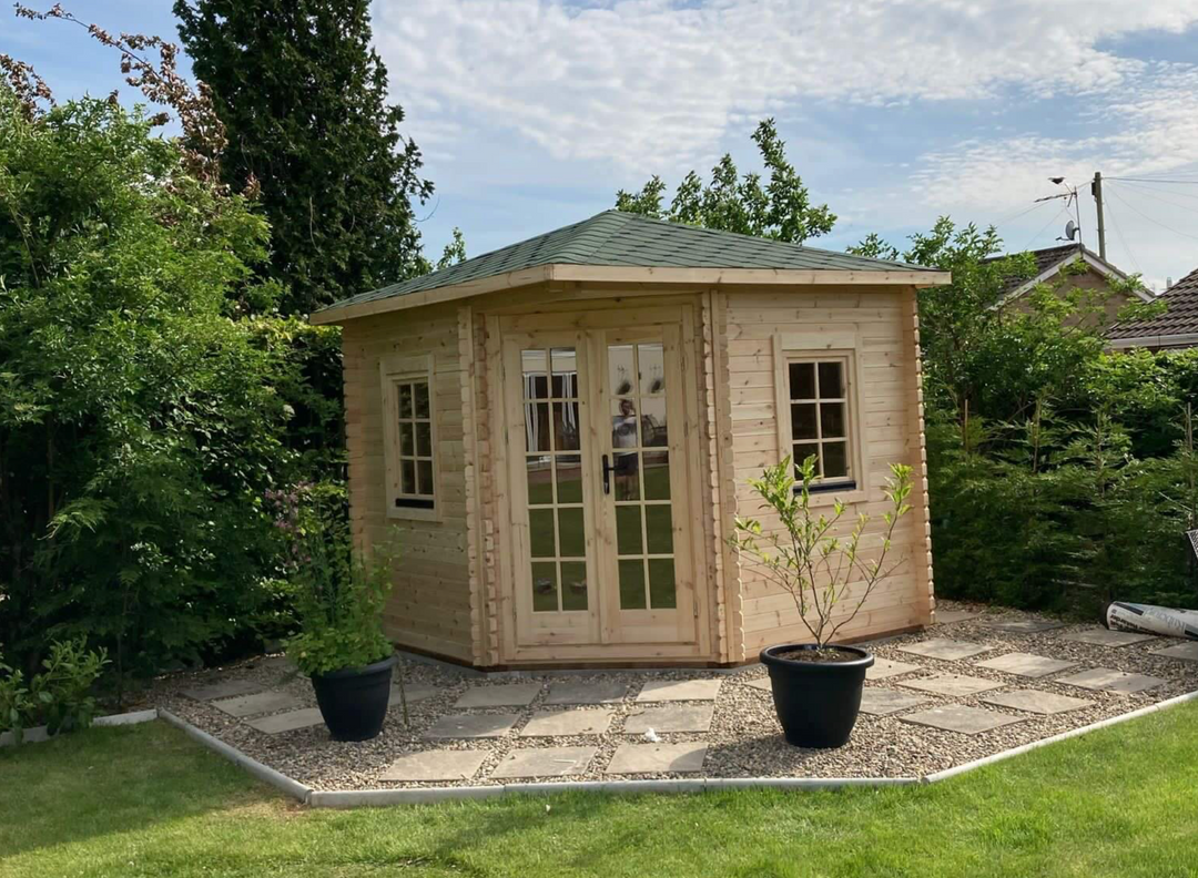 Corner Log Cabins: Space-Efficient Small Living Solutions – Northern ...